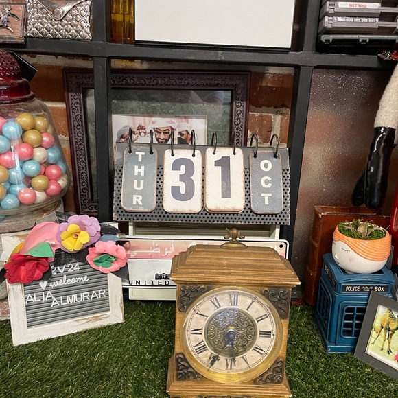Other | Vintage Spartus Table Top Clock Plugin Desk Clock Standing ...